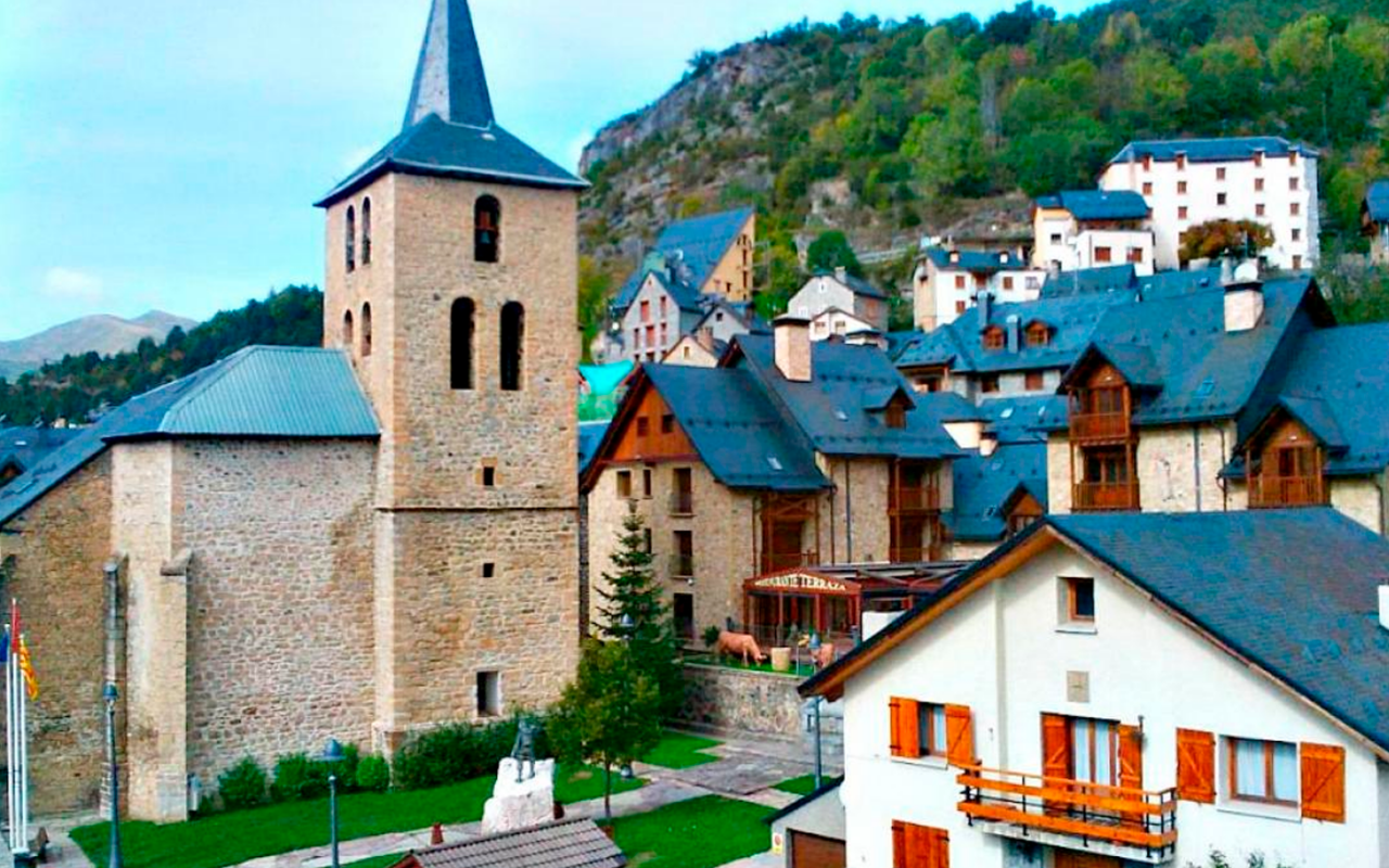 Descubre El Pueyo de Jaca: Naturaleza, Historia y Tradición en los ...